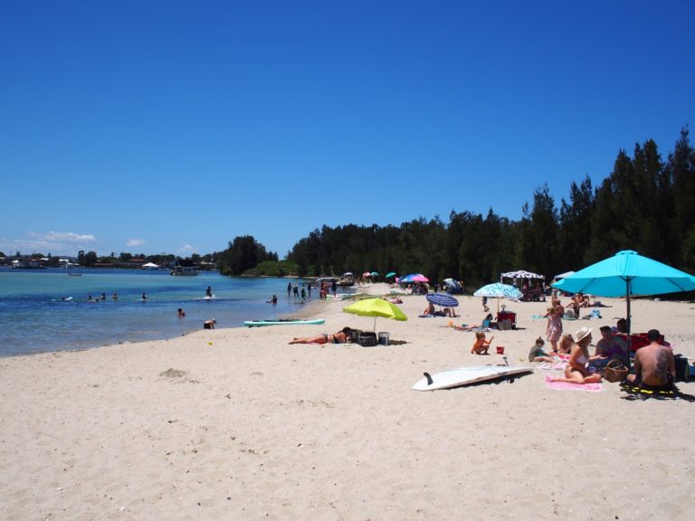 Discover Beautiful Naru Beach in Lake Macquarie - Newy with Kids