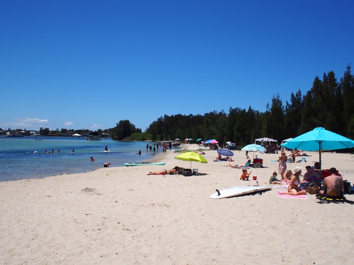 Discover Beautiful Naru Beach in Lake Macquarie - Newy with Kids
