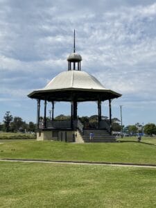 Lambton Park: Picnics, Pool & a Fun Playground