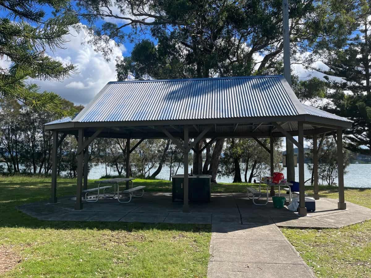 Great Views & a Lakeside Playground at Bolton Point Park - Newy with Kids
