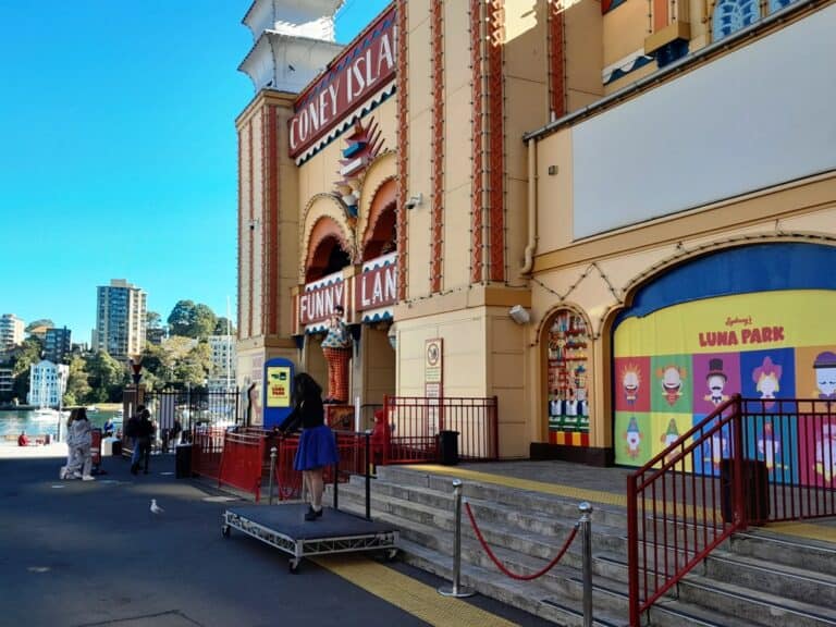 Luna Park Sydney with Kids: Rides, Ticket Prices & Visitor Tips - Newy ...