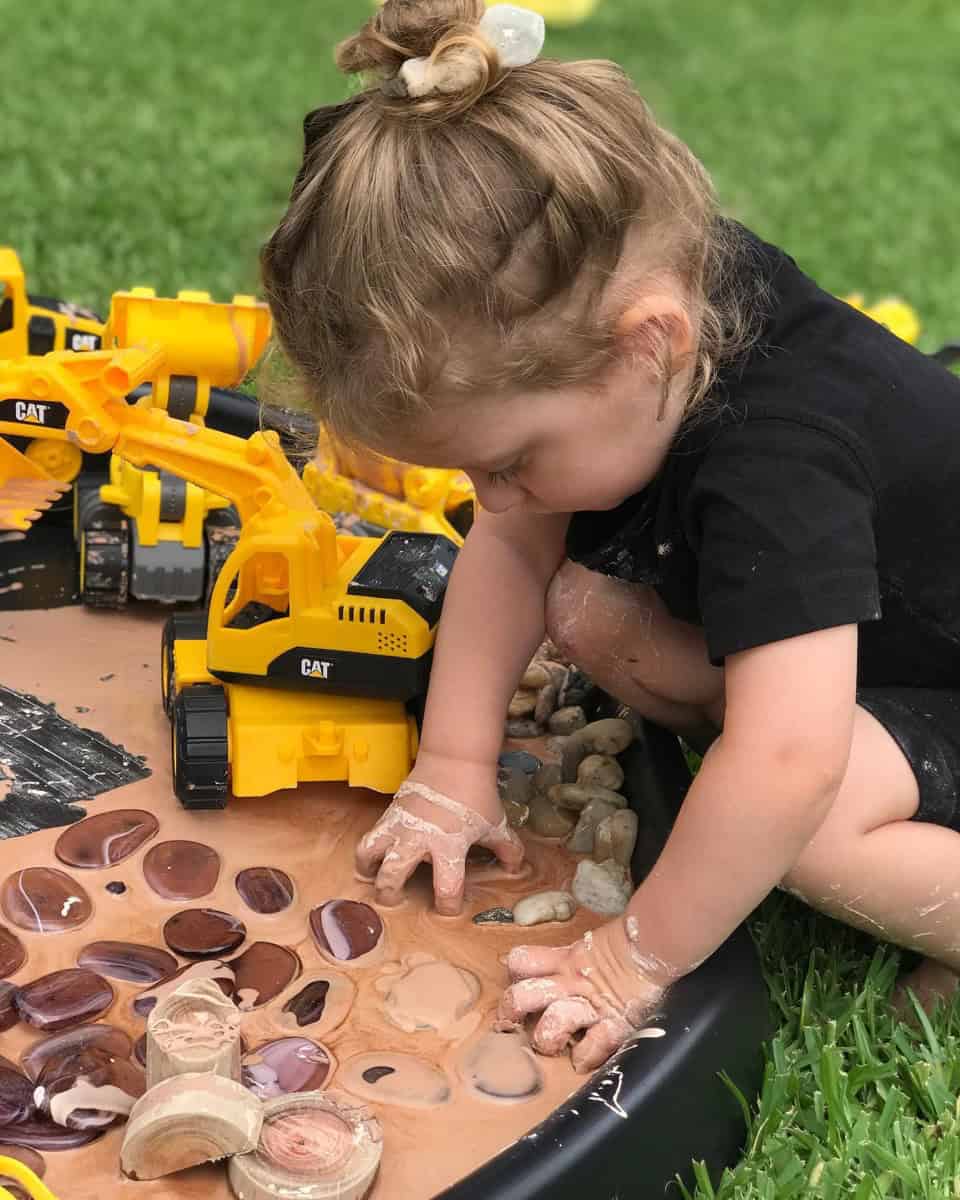 Enjoy Free Family Fun at Mayfield Day - Newy with Kids